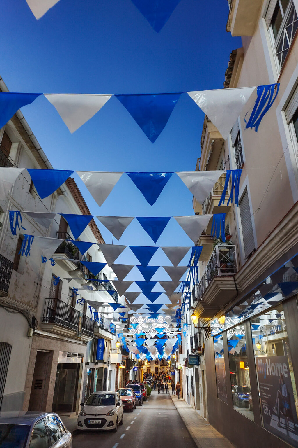 A Crazy Vertical Mascletà Firework by Ricasa In Benissa 2022