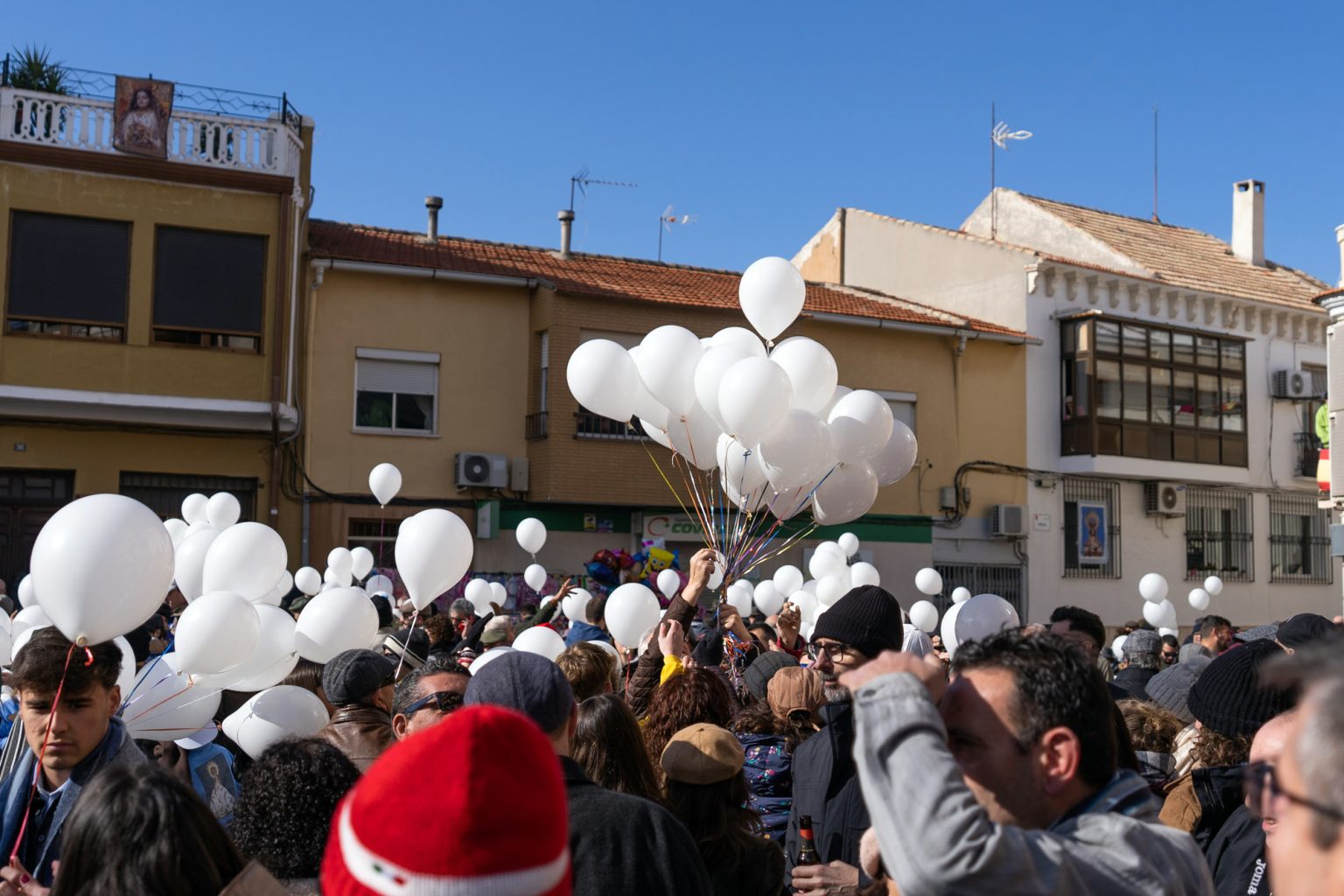 Villarta de San Juan - Hand Rocket Procession and Operación 2000 ...